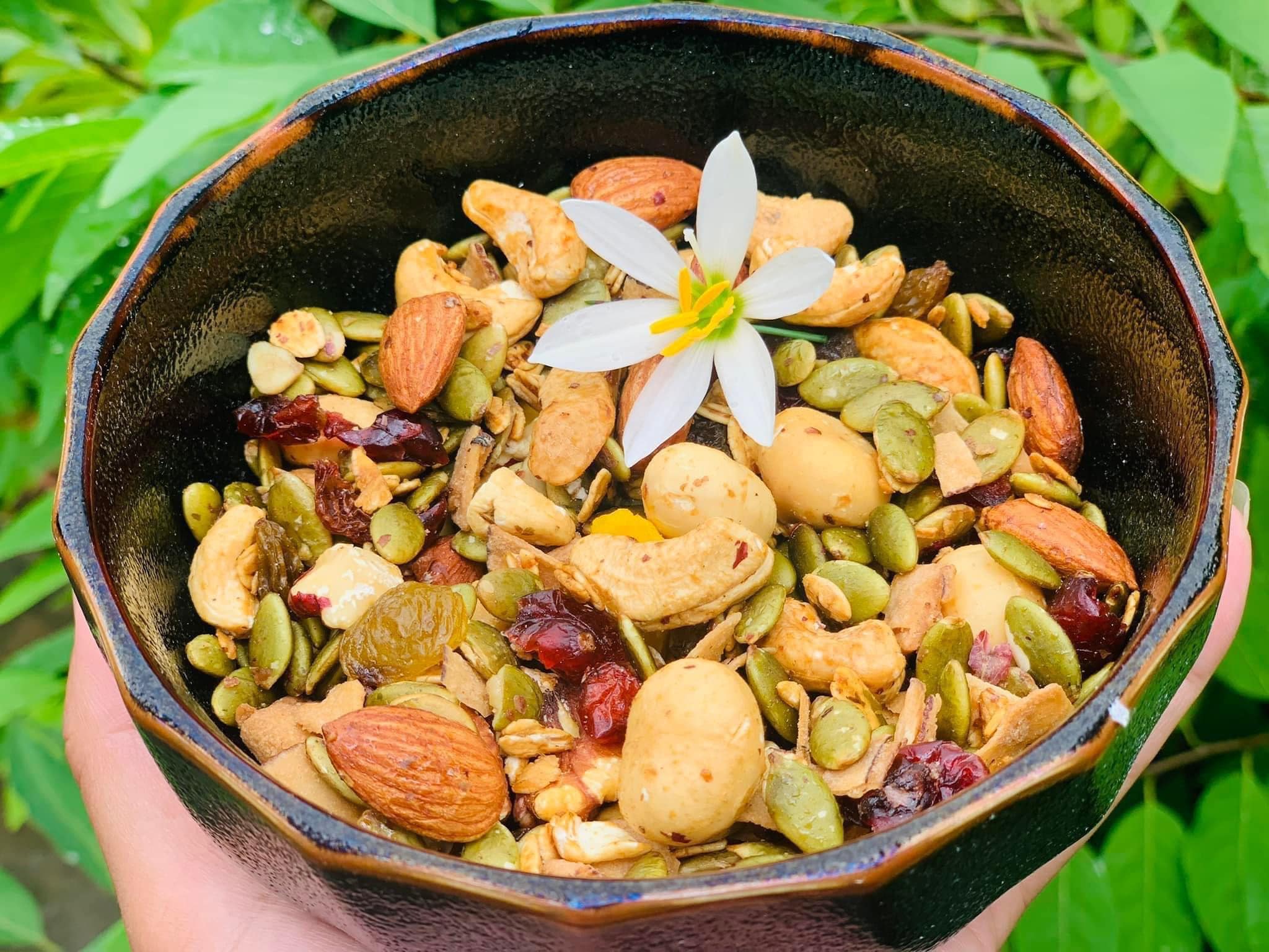Granola SIÊU HẠT 5% yến mạch cao cấp - HẠT DINH DƯỠNG MINH ĐỨC